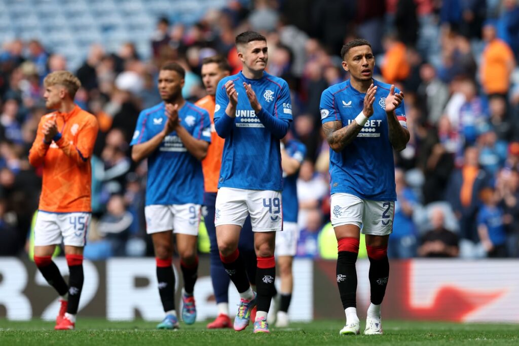 BREAKING — Sh0cking TWIST as Rangers star turns back on Leeds United to ...